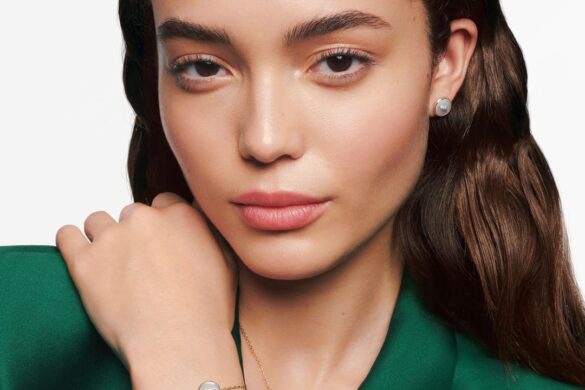 Cartier Love Bracelet: The Definitive Guide to Buying the Icon - Place ...